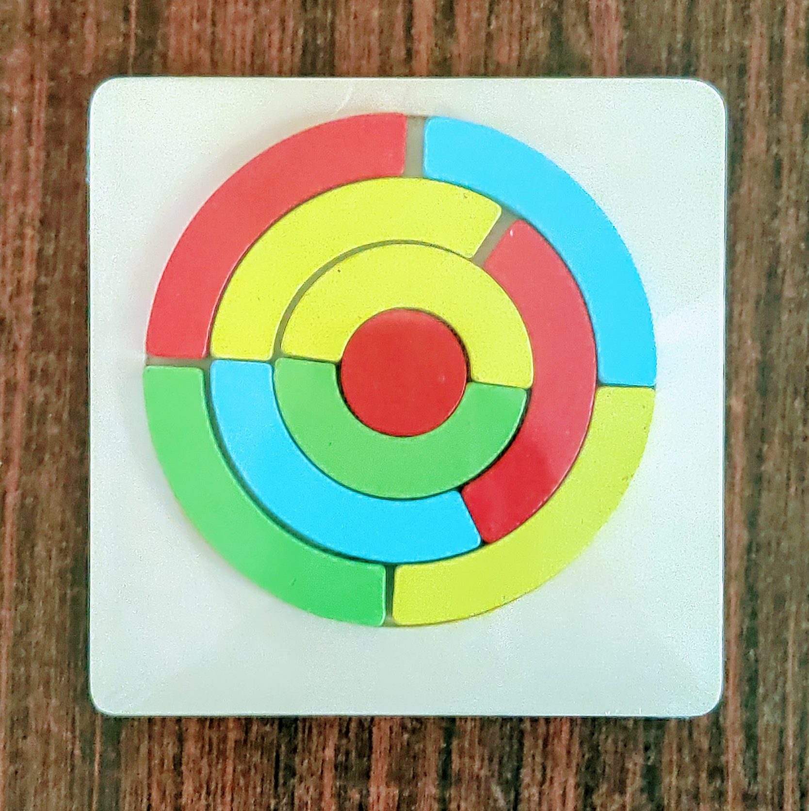 Rainbow Seriation Puzzle - Circles - Biblu box